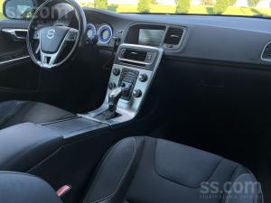 Melns Volvo V60 2013 Jēkabpils, ar dzinēja tilpumu 2.40 L un nobraukumu 189 tūkst. km par 7700 €, foto 22 vietnē AUTOMOTO.COM.LV