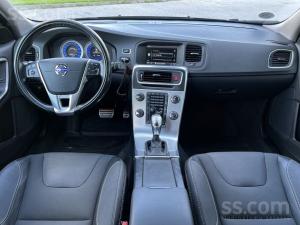 Melns Volvo V60 2013 Jēkabpils, ar dzinēja tilpumu 2.40 L un nobraukumu 189 tūkst. km par 7700 €, foto 24 vietnē AUTOMOTO.COM.LV
