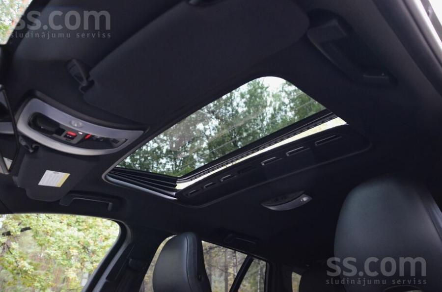 Black Volvo V60 2013 in Riga, with an engine capacity of 2.40 L and mileage of 304 thousand km for 7990 €, photo 16 on AUTOMOTO.COM.LV