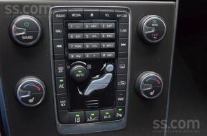 Black Volvo V60 2013 in Riga, with an engine capacity of 2.40 L and mileage of 304 thousand km for 7990 €, photo 25 on AUTOMOTO.COM.LV