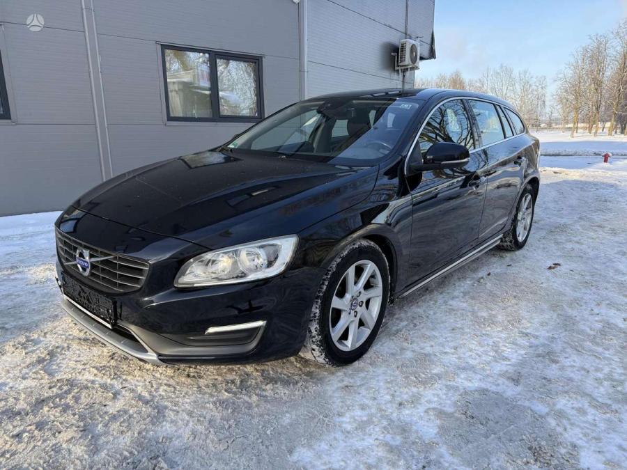 Black Volvo V60 2014 in Kaunas, with an engine capacity of 2.00 L and mileage of 265 thousand km for 5300 €, photo 2 on AUTOMOTO.COM.LV
