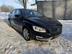 Black Volvo V60 2014 in Kaunas, with an engine capacity of 2.00 L and mileage of 265 thousand km for 5300 €, photo 3 on AUTOMOTO.COM.LV