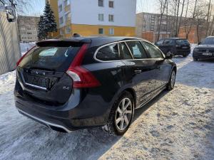 Black Volvo V60 2014 in Kaunas, with an engine capacity of 2.00 L and mileage of 265 thousand km for 5300 €, photo 7 on AUTOMOTO.COM.LV