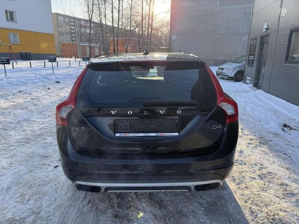 Melns Volvo V60 2014 Kauņa, ar dzinēja tilpumu 2.00 L un nobraukumu 265 tūkst. km par 5300 €, foto 8 vietnē AUTOMOTO.COM.LV
