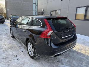 Black Volvo V60 2014 in Kaunas, with an engine capacity of 2.00 L and mileage of 265 thousand km for 5300 €, photo 9 on AUTOMOTO.COM.LV
