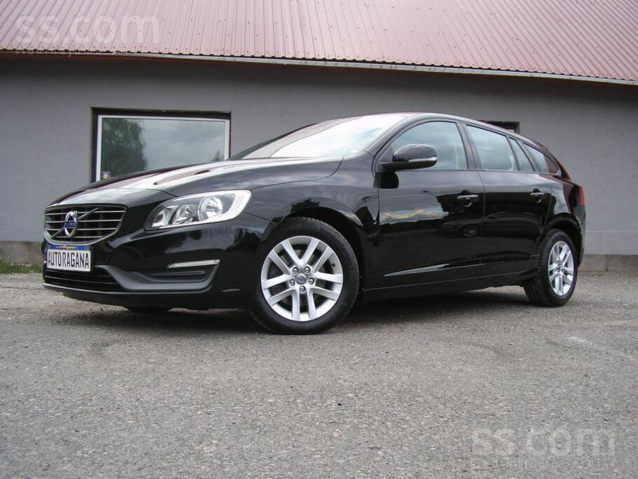 Black Volvo V60 2014 in Riga, with an engine capacity of 2.00 L and mileage of 0 thousand km for 7950 €, photo 3 on AUTOMOTO.COM.LV