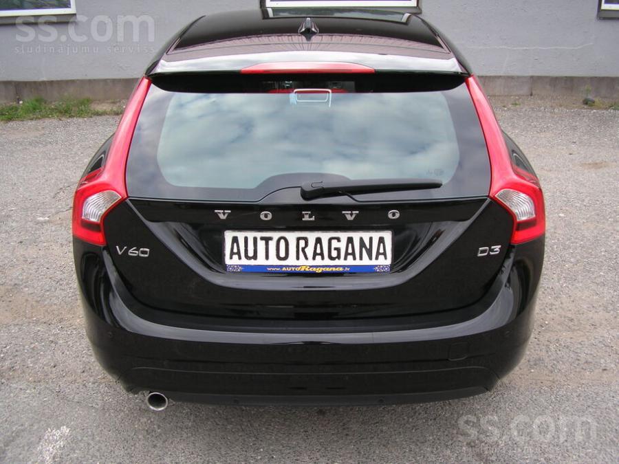 Black Volvo V60 2014 in Riga, with an engine capacity of 2.00 L and mileage of 0 thousand km for 7950 €, photo 7 on AUTOMOTO.COM.LV