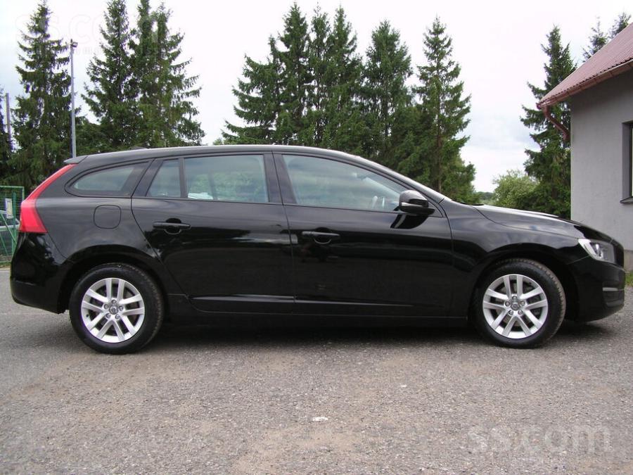 Black Volvo V60 2014 in Riga, with an engine capacity of 2.00 L and mileage of 0 thousand km for 7950 €, photo 8 on AUTOMOTO.COM.LV