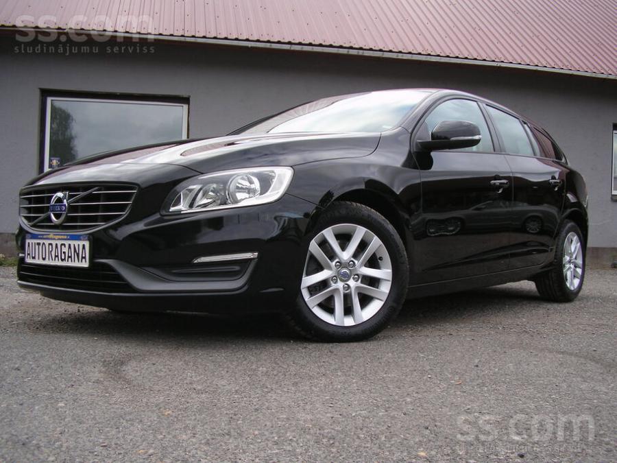 Black Volvo V60 2014 in Riga, with an engine capacity of 2.00 L and mileage of 0 thousand km for 7950 €, photo 10 on AUTOMOTO.COM.LV
