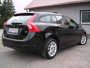 Black Volvo V60 2014 in Riga, with an engine capacity of 2.00 L and mileage of 0 thousand km for 7950 €, photo 11 on AUTOMOTO.COM.LV