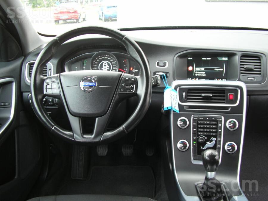 Black Volvo V60 2014 in Riga, with an engine capacity of 2.00 L and mileage of 0 thousand km for 7950 €, photo 15 on AUTOMOTO.COM.LV