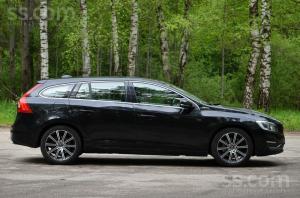 Melns Volvo V60 2015 Rīga, ar dzinēja tilpumu 2.40 L un nobraukumu 182 tūkst. km par 12990 €, foto 6 vietnē AUTOMOTO.COM.LV