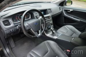 Melns Volvo V60 2015 Rīga, ar dzinēja tilpumu 2.40 L un nobraukumu 182 tūkst. km par 12990 €, foto 10 vietnē AUTOMOTO.COM.LV
