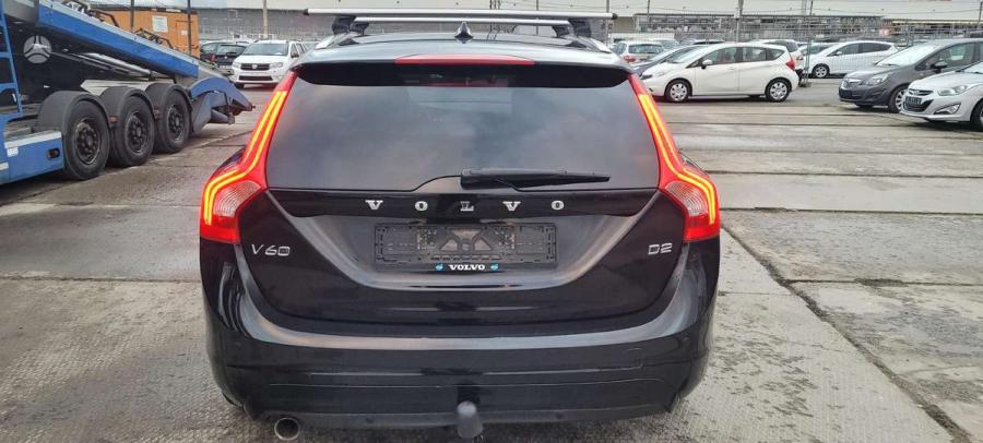 Melns Volvo V60 2015 Kauņa, ar dzinēja tilpumu 2.00 L un nobraukumu 241 tūkst. km par 5950 €, foto 9 vietnē AUTOMOTO.COM.LV