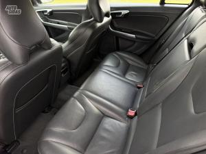 Melns Volvo V60 2016 Kelmė, ar dzinēja tilpumu 2.40 L un nobraukumu 243 tūkst. km par 5550 €, foto 9 vietnē AUTOMOTO.COM.LV