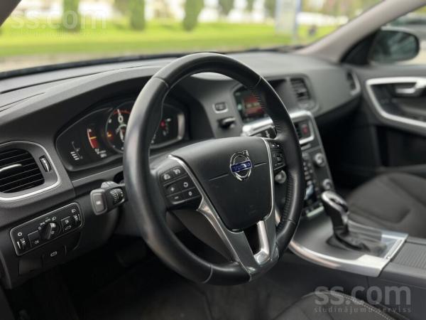Черный Вольво B60 2016 в Екабпилс, объемом двигателя 2.00 л и пробегом 302 тыс. км за 7990 €, фото 10 на AUTOMOTO.COM.LV