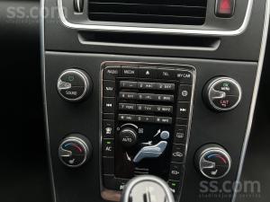 Черный Вольво B60 2016 в Екабпилс, объемом двигателя 2.00 л и пробегом 302 тыс. км за 7990 €, фото 19 на AUTOMOTO.COM.LV