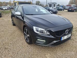 Black Volvo V60 2018 in Riga, with an engine capacity of 2.00 L and mileage of 286 thousand km for 7995 €, photo  on AUTOMOTO.COM.LV