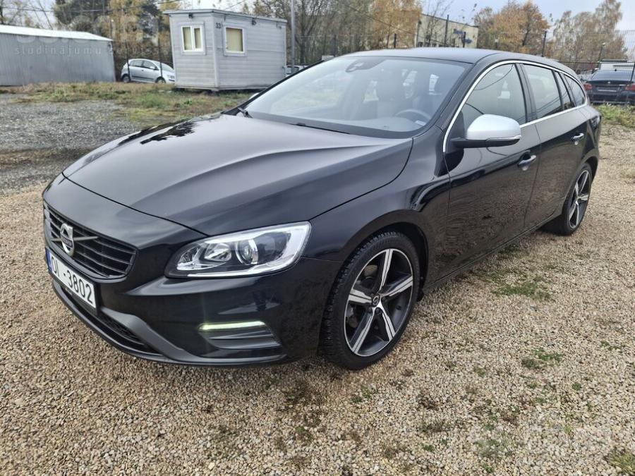 Melns Volvo V60 2018 Rīga, ar dzinēja tilpumu 2.00 L un nobraukumu 286 tūkst. km par 7995 €, foto 6 vietnē AUTOMOTO.COM.LV