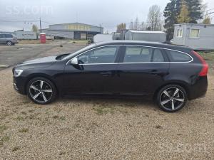 Melns Volvo V60 2018 Rīga, ar dzinēja tilpumu 2.00 L un nobraukumu 286 tūkst. km par 7995 €, foto 7 vietnē AUTOMOTO.COM.LV