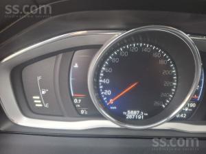 Melns Volvo V60 2018 Rīga, ar dzinēja tilpumu 2.00 L un nobraukumu 286 tūkst. km par 7995 €, foto 17 vietnē AUTOMOTO.COM.LV