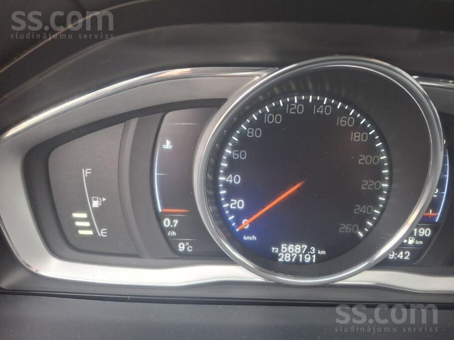 Melns Volvo V60 2018 Rīga, ar dzinēja tilpumu 2.00 L un nobraukumu 286 tūkst. km par 7995 €, foto 17 vietnē AUTOMOTO.COM.LV