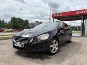 Melns Volvo V60 2012 Preiļi, ar dzinēja tilpumu 2.00 L un nobraukumu 257 tūkst. km par 5100 €, foto 3 vietnē AUTOMOTO.COM.LV