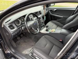 Melns Volvo V60 2012 Preiļi, ar dzinēja tilpumu 2.00 L un nobraukumu 257 tūkst. km par 5100 €, foto 9 vietnē AUTOMOTO.COM.LV