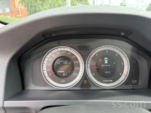 Melns Volvo V60 2012 Preiļi, ar dzinēja tilpumu 2.00 L un nobraukumu 257 tūkst. km par 5100 €, foto 12 vietnē AUTOMOTO.COM.LV