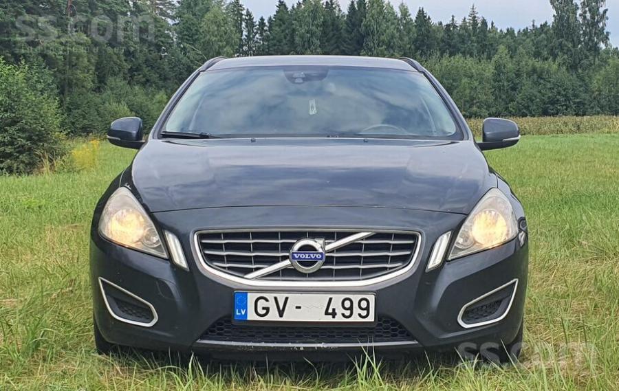 Черный Вольво B60 2011 в Лимбажи, объемом двигателя 2.00 л и пробегом 374 тыс. км за 3500 €, фото 6 на AUTOMOTO.COM.LV