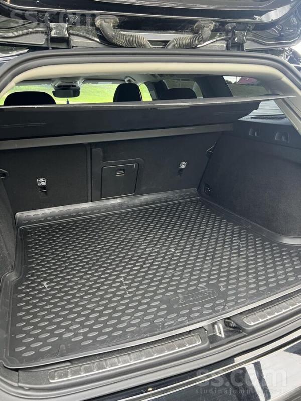 Black Volvo V60 2018 in Aluksne, with an engine capacity of 2.00 L and mileage of 201 thousand km for 14500 €, photo 9 on AUTOMOTO.COM.LV