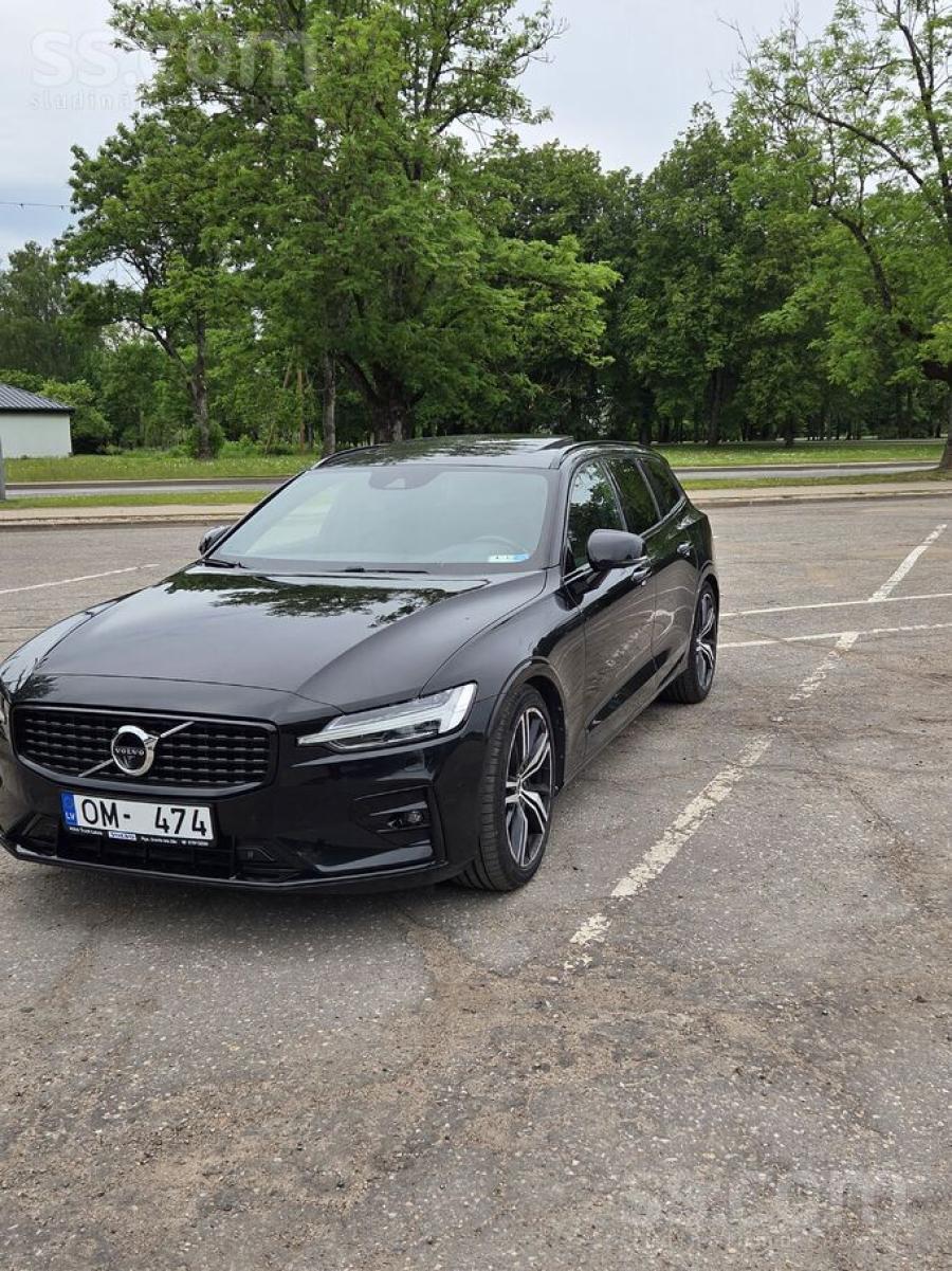 Melns Volvo V60 2021 Rīga, ar dzinēja tilpumu 2.00 L un nobraukumu 235 tūkst. km par 16974 €, foto 1 vietnē AUTOMOTO.COM.LV