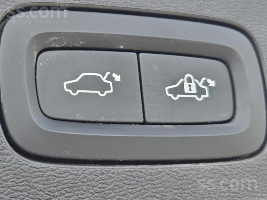 Melns Volvo V60 2021 Rīga, ar dzinēja tilpumu 2.00 L un nobraukumu 235 tūkst. km par 16974 €, foto 6 vietnē AUTOMOTO.COM.LV