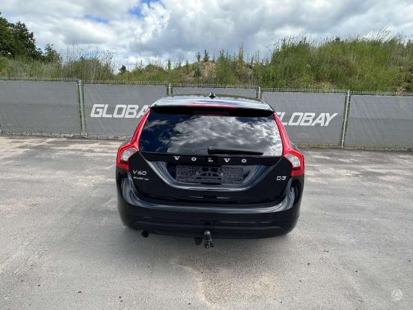 Melns Volvo V60 2013 Ukmergė, ar dzinēja tilpumu 2.00 L un nobraukumu 275 tūkst. km par 5850 €, foto 5 vietnē AUTOMOTO.COM.LV