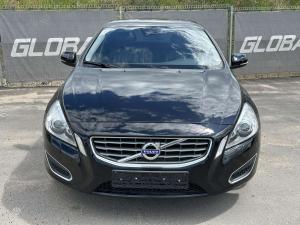 Черный Вольво B60 2013 в Укмерге, объемом двигателя 2.00 л и пробегом 275 тыс. км за 5850 €, фото 3 на AUTOMOTO.COM.LV