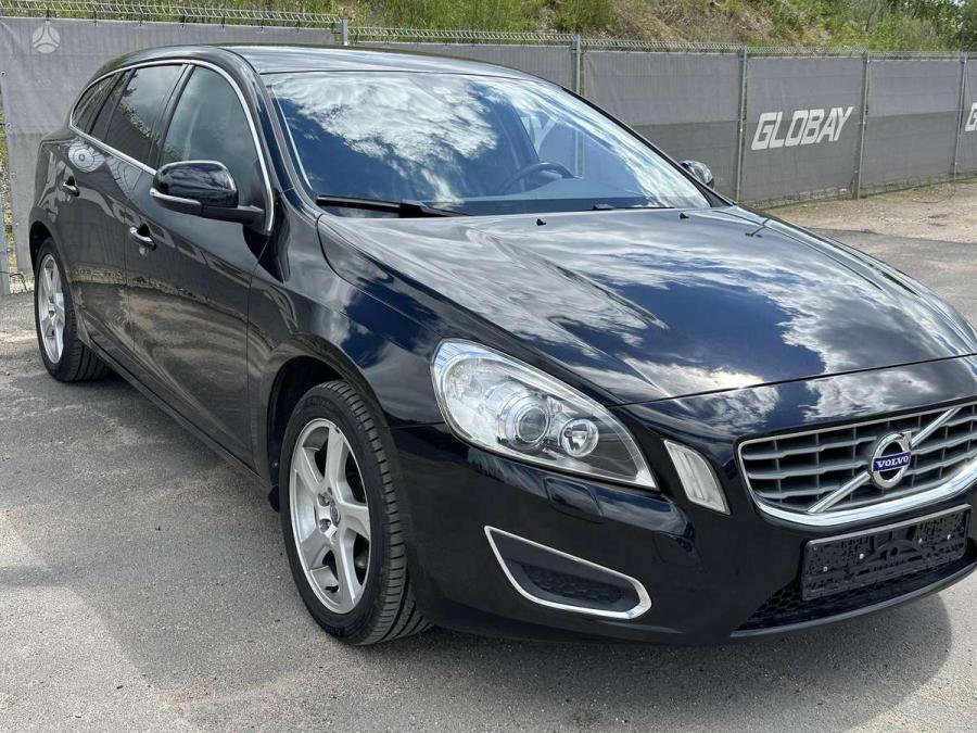Черный Вольво B60 2013 в Укмерге, объемом двигателя 2.00 л и пробегом 275 тыс. км за 5850 €, фото 4 на AUTOMOTO.COM.LV