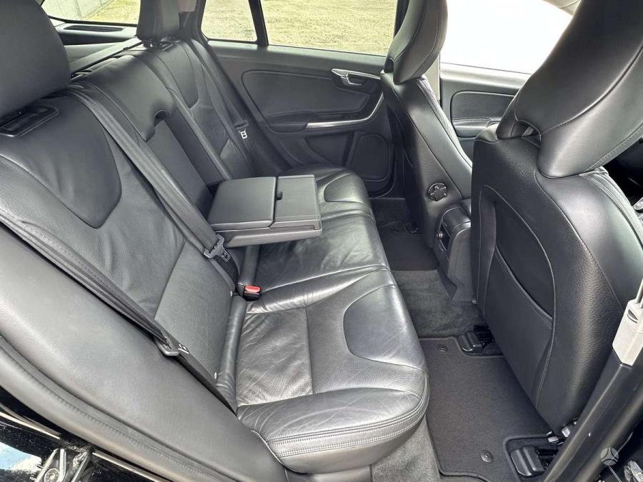 Черный Вольво B60 2013 в Укмерге, объемом двигателя 2.00 л и пробегом 275 тыс. км за 5850 €, фото 10 на AUTOMOTO.COM.LV