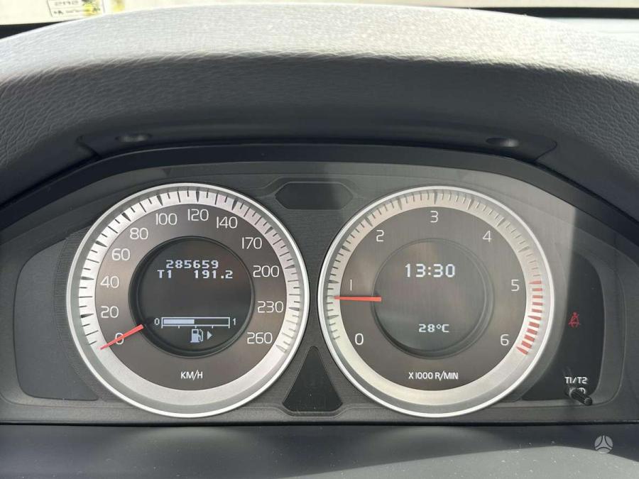 Черный Вольво B60 2013 в Укмерге, объемом двигателя 2.00 л и пробегом 275 тыс. км за 5850 €, фото 13 на AUTOMOTO.COM.LV
