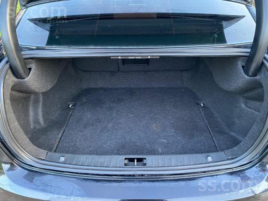 Melns Volvo V60 2014 Liepāja, ar dzinēja tilpumu 2.00 L un nobraukumu 307 tūkst. km par 6000 €, foto 12 vietnē AUTOMOTO.COM.LV