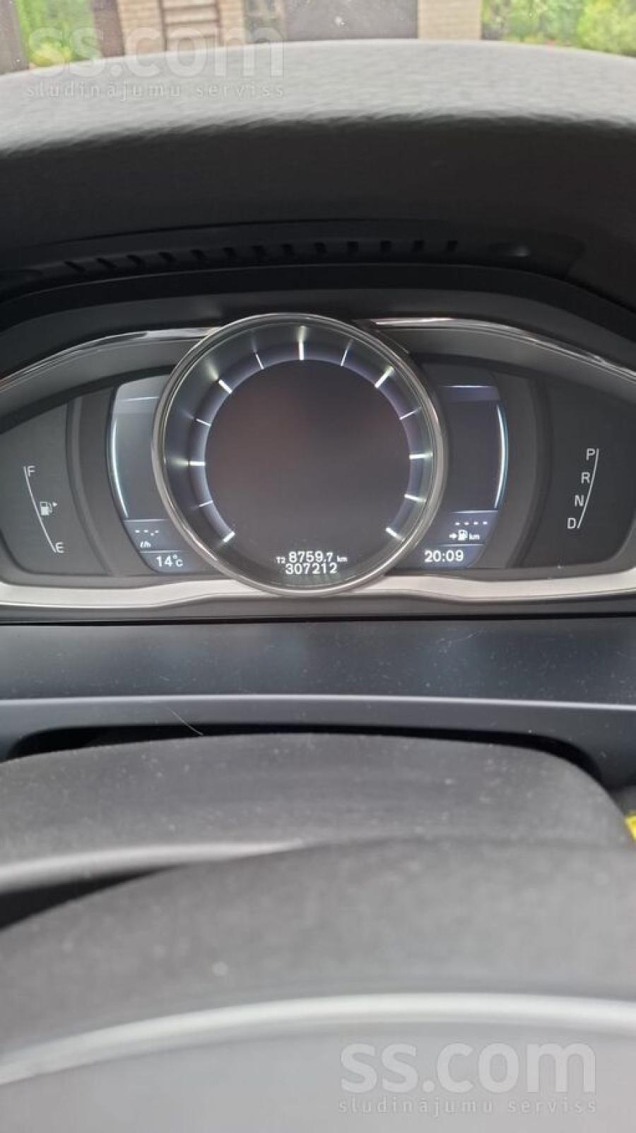 Melns Volvo V60 2014 Liepāja, ar dzinēja tilpumu 2.00 L un nobraukumu 307 tūkst. km par 6000 €, foto 13 vietnē AUTOMOTO.COM.LV