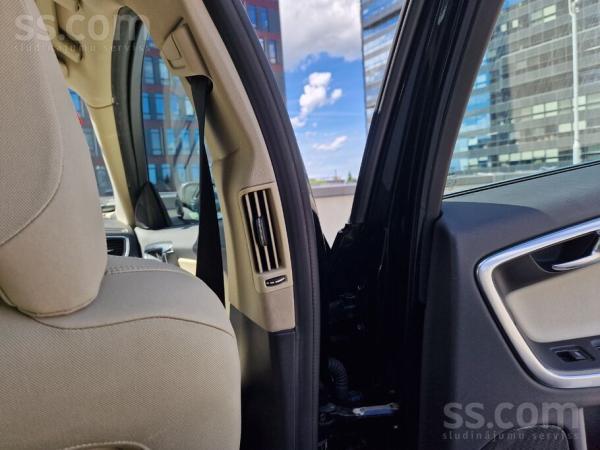 Melns Volvo V60 2010 Rīga, ar dzinēja tilpumu 2.40 L un nobraukumu 217 tūkst. km par 5000 €, foto 11 vietnē AUTOMOTO.COM.LV