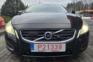 Melns Volvo V60 2010 Kauņa, ar dzinēja tilpumu 2.95 L un nobraukumu 270 tūkst. km par 5290 €, foto 2 vietnē AUTOMOTO.COM.LV