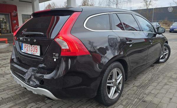 Melns Volvo V60 2010 Kauņa, ar dzinēja tilpumu 2.95 L un nobraukumu 270 tūkst. km par 5290 €, foto 5 vietnē AUTOMOTO.COM.LV