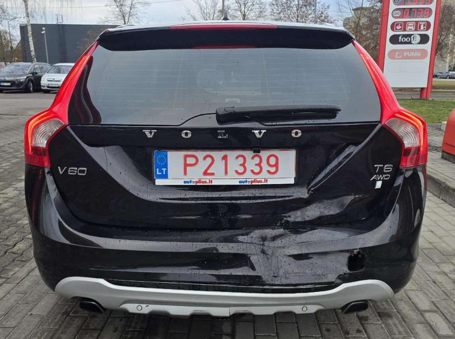 Melns Volvo V60 2010 Kauņa, ar dzinēja tilpumu 2.95 L un nobraukumu 270 tūkst. km par 5290 €, foto 6 vietnē AUTOMOTO.COM.LV