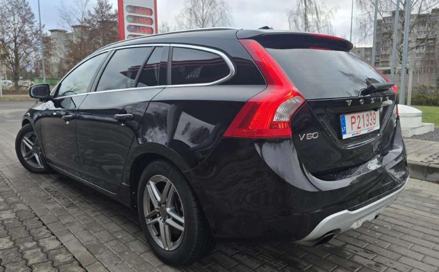 Melns Volvo V60 2010 Kauņa, ar dzinēja tilpumu 2.95 L un nobraukumu 270 tūkst. km par 5290 €, foto 7 vietnē AUTOMOTO.COM.LV