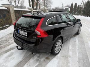 Melns Volvo V60 2010 Vilkaviškis, ar dzinēja tilpumu 2.40 L un nobraukumu 281 tūkst. km par 6399 €, foto 7 vietnē AUTOMOTO.COM.LV