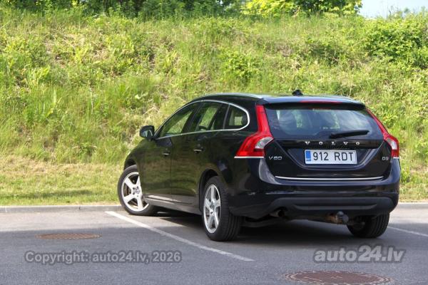 Black Volvo V60 2010 in Tallinn, with an engine capacity of 2.00 L and mileage of 300 thousand km for 5498 €, photo 2 on AUTOMOTO.COM.LV