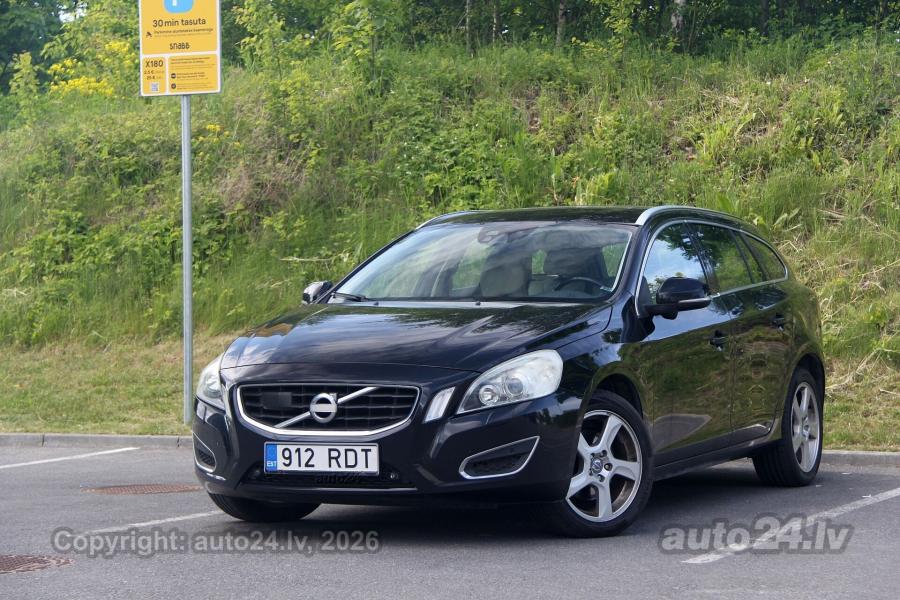 Melns Volvo V60 2010 Tallina, ar dzinēja tilpumu 2.00 L un nobraukumu 300 tūkst. km par 5498 €, foto 4 vietnē AUTOMOTO.COM.LV