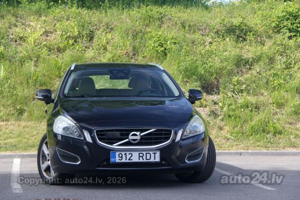 Black Volvo V60 2010 in Tallinn, with an engine capacity of 2.00 L and mileage of 300 thousand km for 5498 €, photo 5 on AUTOMOTO.COM.LV