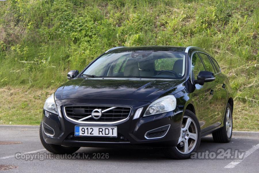 Melns Volvo V60 2010 Tallina, ar dzinēja tilpumu 2.00 L un nobraukumu 300 tūkst. km par 5498 €, foto 7 vietnē AUTOMOTO.COM.LV